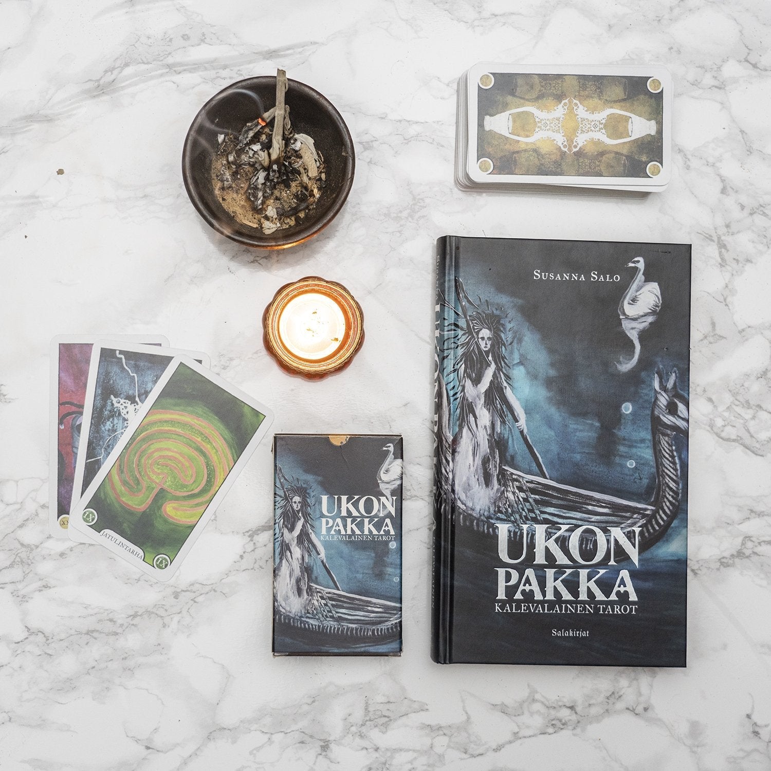 Ukon Pakka - Kalevalainen Tarot (kirja ja kortit) -- Kauppa Tarotpuoti